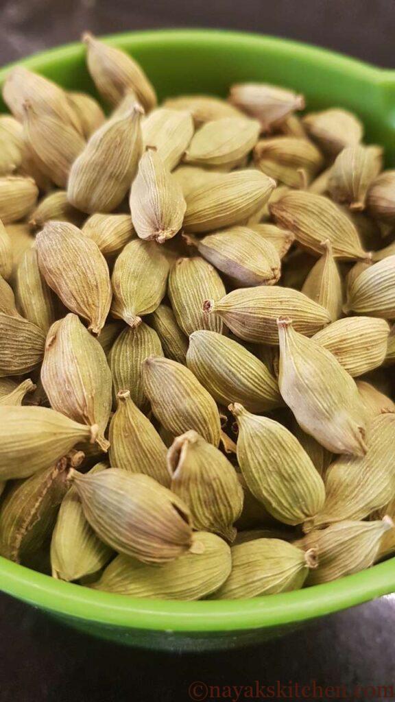 Cardamom Powder (Elaichi Powder)| How to make cardamom powder at home ...
